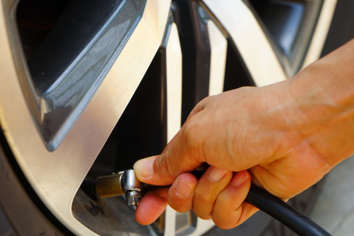 Best Portable Tire Inflator For Cars: 7 Options To Keep Your Car Wheels ...